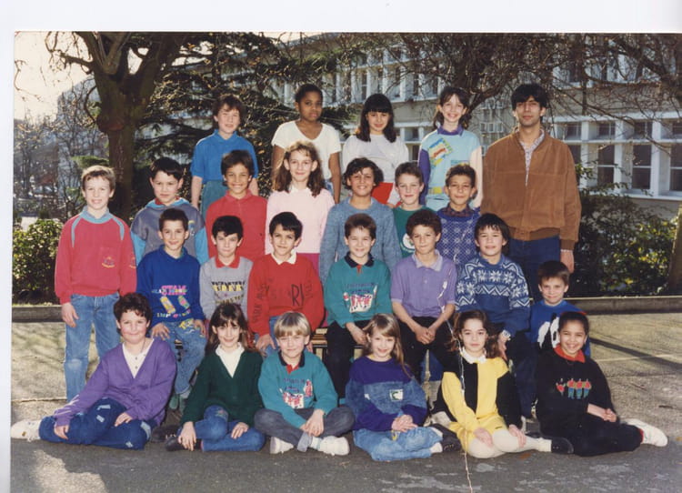 Photo de classe CM1 de 1988, ECOLE GABRIEL CHEVRIER - Copains d'avant