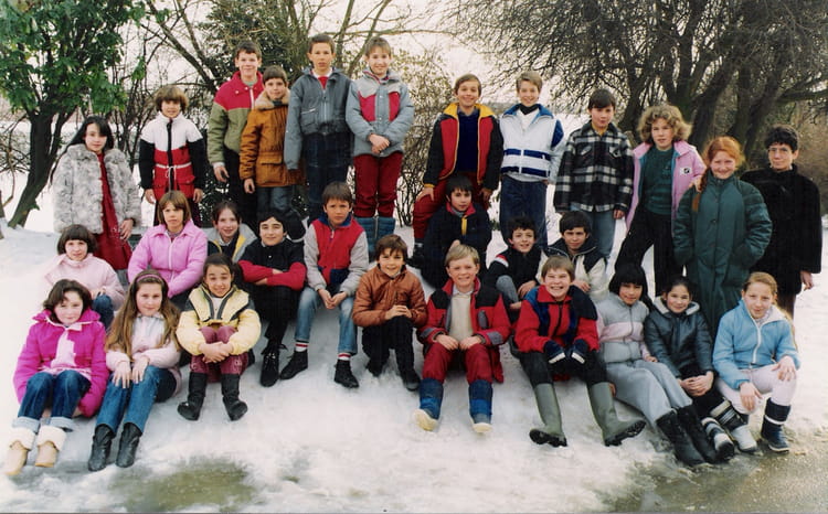 Photo de classe CM2 de 1986, ECOLE MONTMUZARD - Copains d'avant