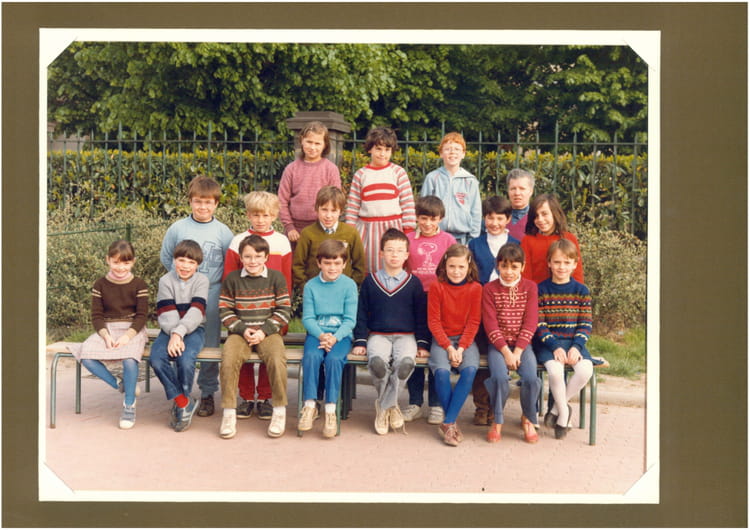 Photo de classe Classe de CE2 de 1983, ECOLE PRIMAIRE EDGAR QUINET ...