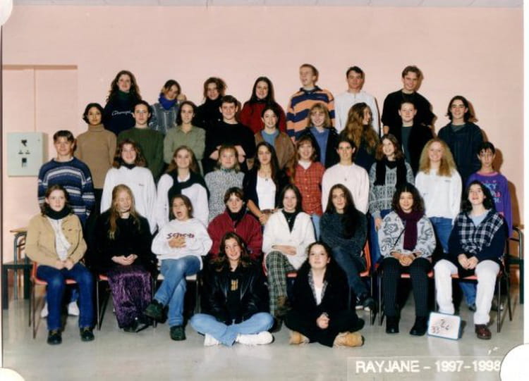 Photo de classe Lettres/Arts plas. de 1997, Lycée Jacques Amyot ...