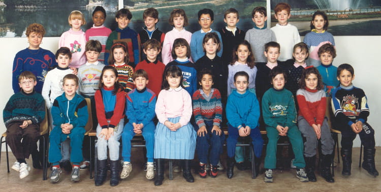 Photo de classe CE2 de 1988, Ecole Borde D'olivier - Copains d'avant