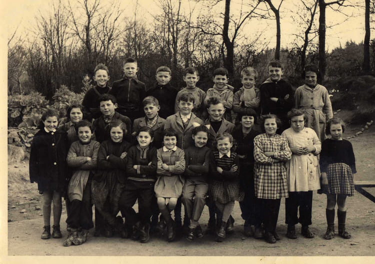 Photo de classe Classe de mme LE GOFF ce2 de 1954, ECOLE YVES AUFFRET ...