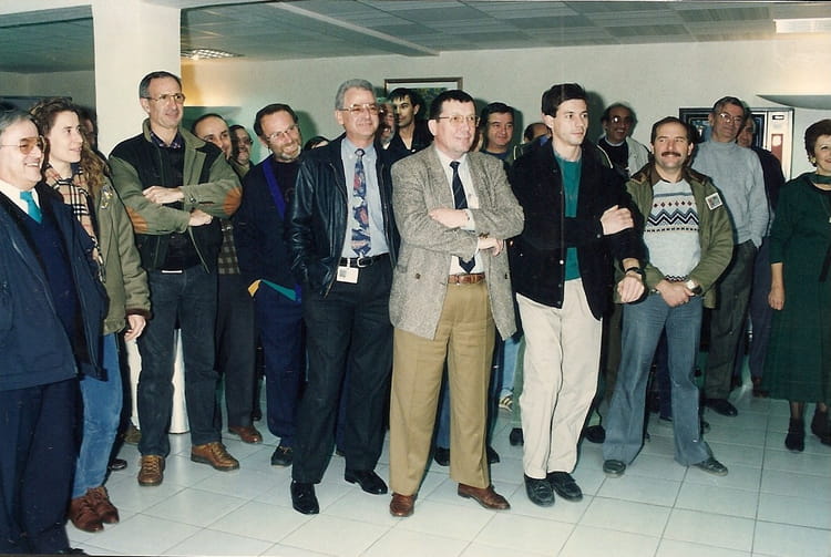 Photo de classe DEPART MRS VIDAL ET MORON 15 DEC 93 de 1993, CEM ILE DU ...