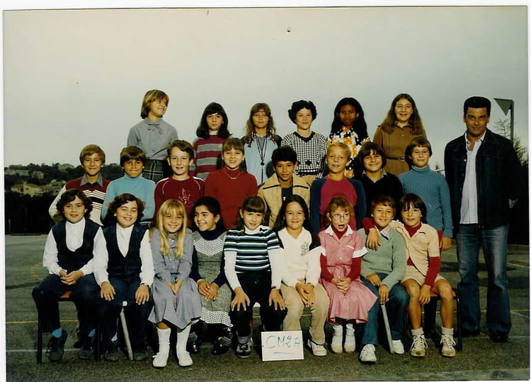 Photo de classe CM2 de 1980, école De L'aspé - Copains d'avant