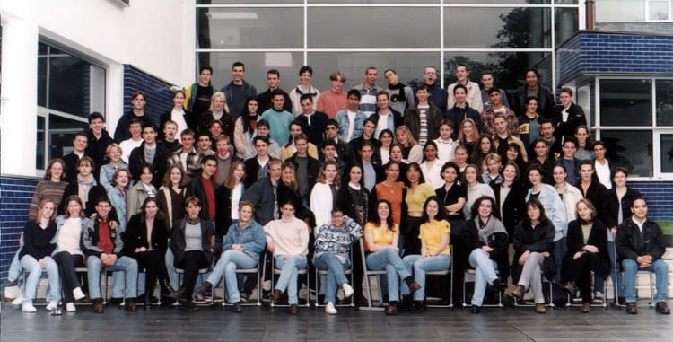 Photo de classe Terminales de 1997, Lycée Saint-laurent - Copains d'avant
