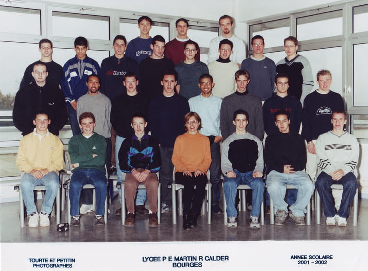 Photo de classe Terminale Electrotechnique de 2001, Lycée Pierre-emile Martin - Copains d'avant