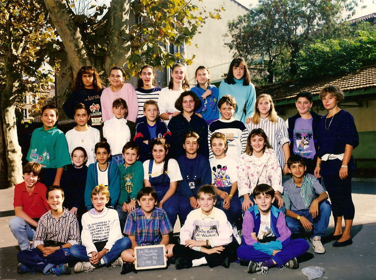 Photo de classe 5 eme B de 1990, Collège Des Chartreux - Copains d'avant