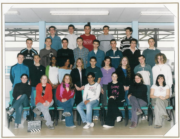 Photo de classe 1S3 de 2004, Lycée Pierre De Coubertin - Copains d'avant