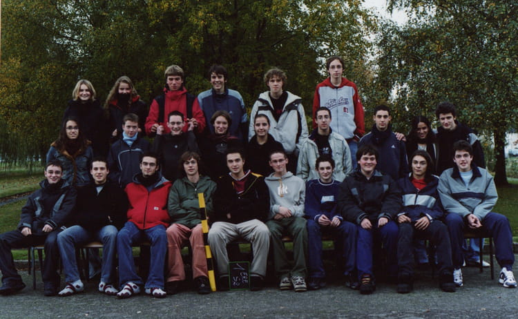 Photo de classe 1ère S2 de 2003, Lycée Public - Copains d'avant