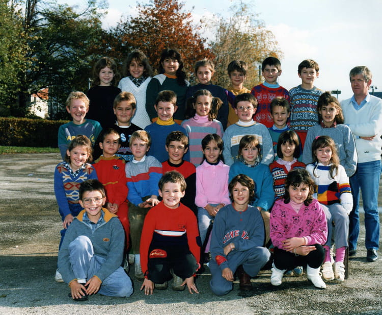 Photo de classe CM1 de 1987, ECOLE PRE HIBOU - Copains d'avant