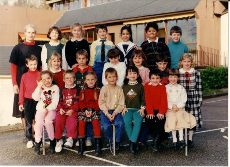 Photo de classe Photo de classe de 1992, Lucie Aubrac Rivet - Copains d ...