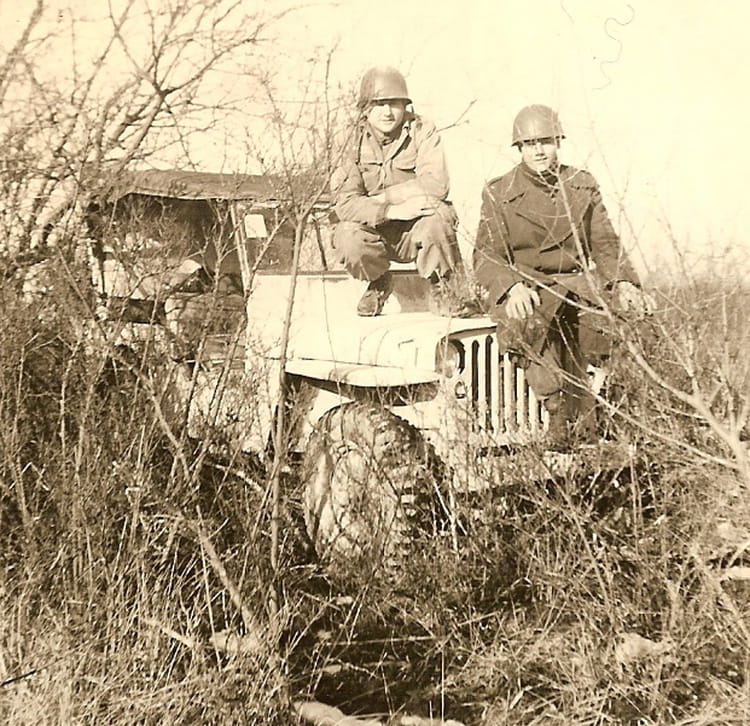 Photo de classe Un copain que je voudrais retrouver et moi James ...