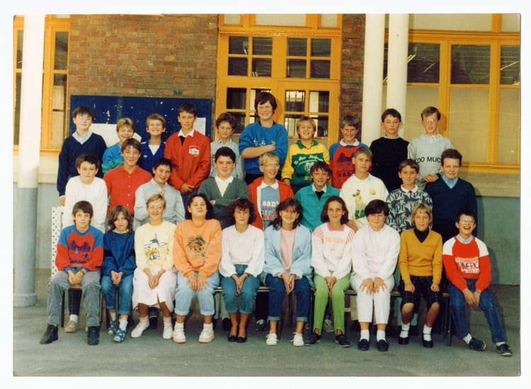 Photo de classe 5 eme de 1987, Collège Les Louez Dieu - Copains d'avant