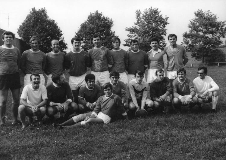 Photo de classe Anciens de l'ustac 1983 de 1983, USTAC - Copains d'avant