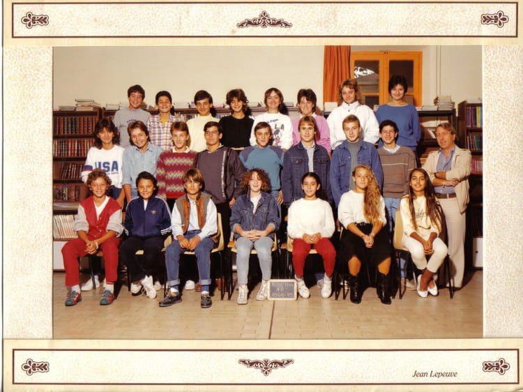 Photo de classe 4°D de 1984, Collège Roustan - Copains d'avant