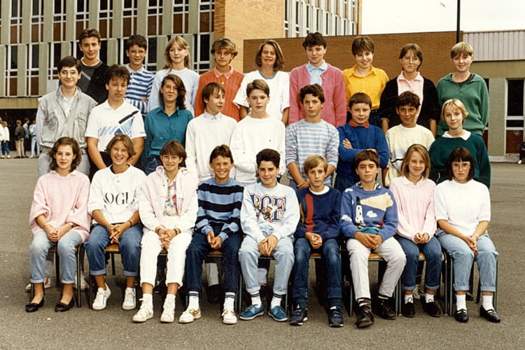 Photo de classe 3ième de 1987, Lycée Paul Duez - Copains d'avant