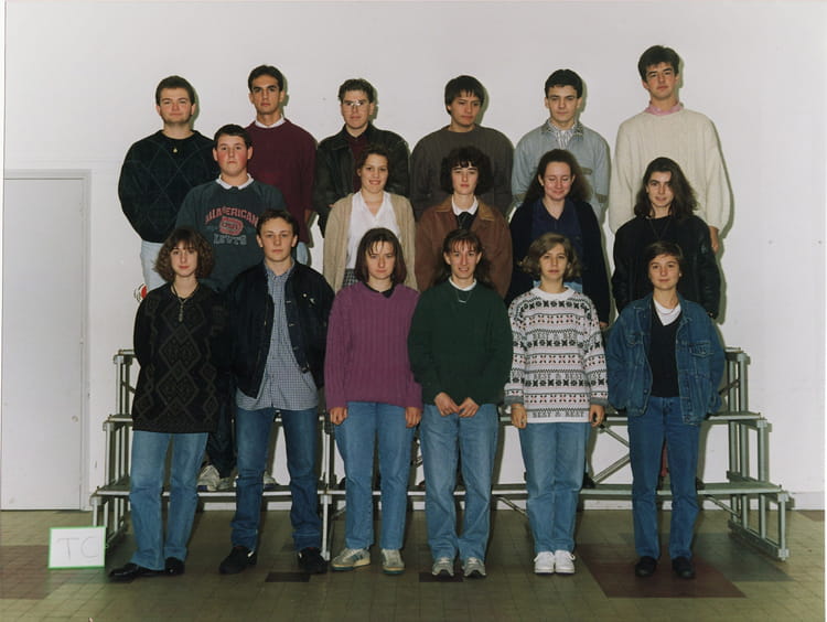 Photo de classe Terminale C 92 93 de 1992, Lycée Eugéne Jamot - Copains ...