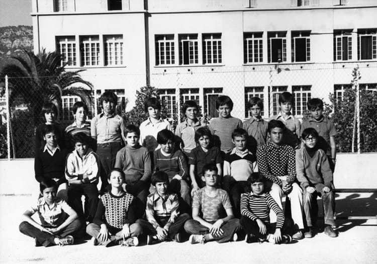 Photo de classe 6 è Chamois de 1979, Collège Bon Accueil - Copains d'avant