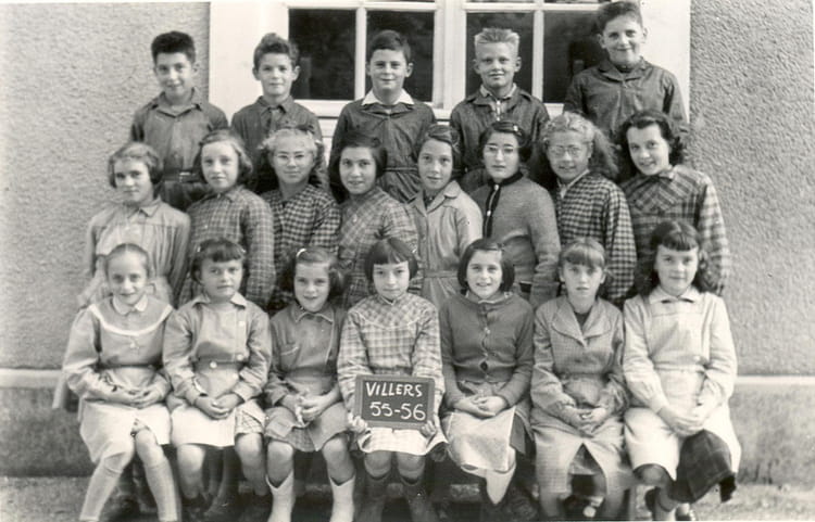 Photo de classe GRANDE CLASSE de 1955, ECOLE COMMUNALE DE VILLERS LES ORMES - Copains d'avant