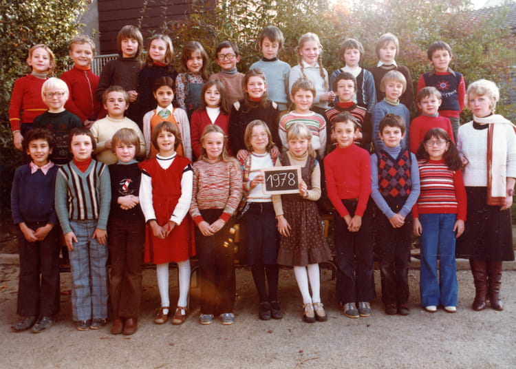 Photo de classe Ce2 de 1978, Ecole Beaucourt (Beaucourt) - Copains d'avant
