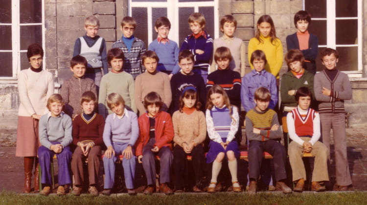 Photo de classe 6ème A de 1977, Collège Saint-riquier - Copains d'avant