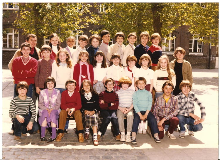 Photo de classe CM2 de 1981, Ecole Emile Zola (Denain) - Copains d'avant