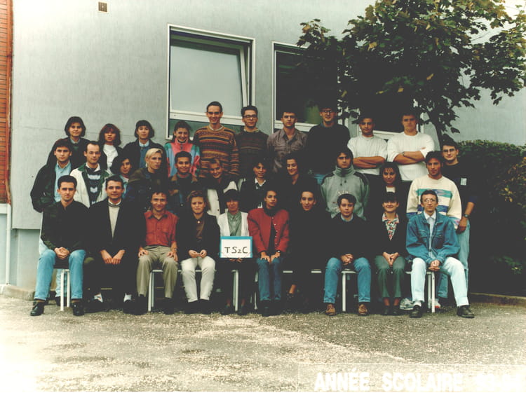 Photo de classe BTS COMPTA 2C de 1994, LYCEE SAINT BENIGNE - Copains d ...