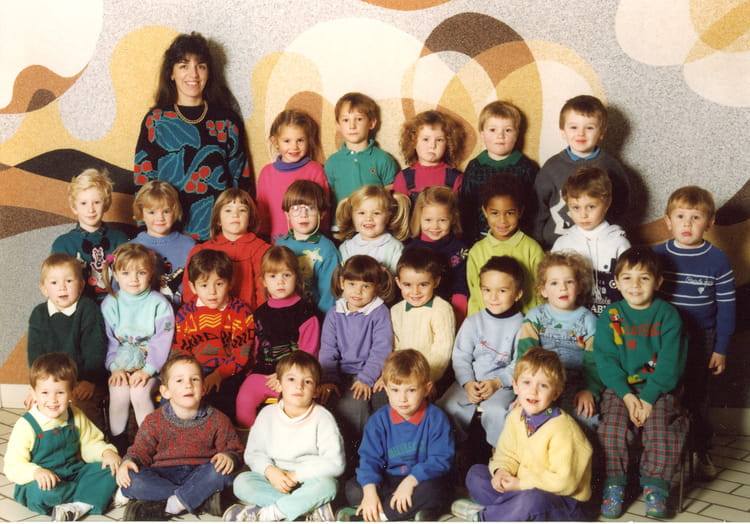 Photo de classe Maternelle de 1990, Ecole Louis Lemonnier (Franqueville ...