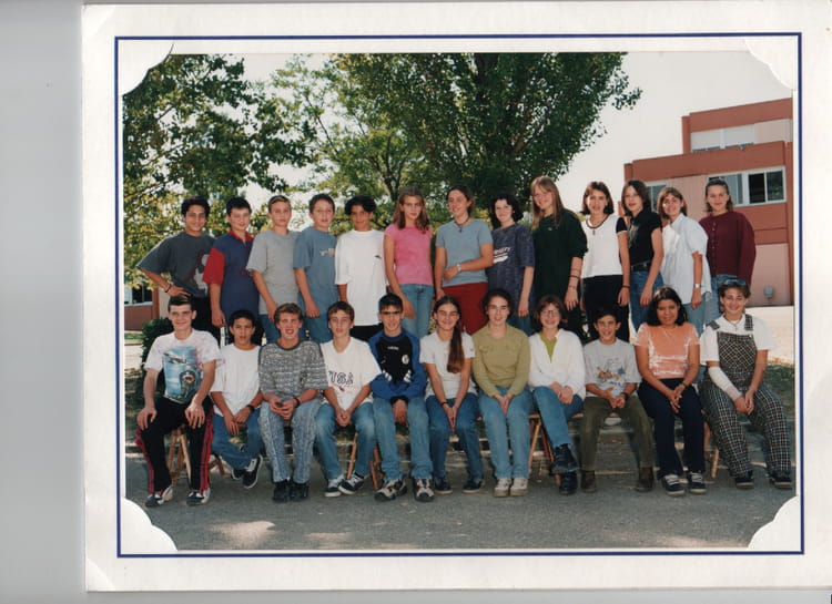 Photo de classe 4°2 de 1998, Collège Des Clauzades - Copains d'avant