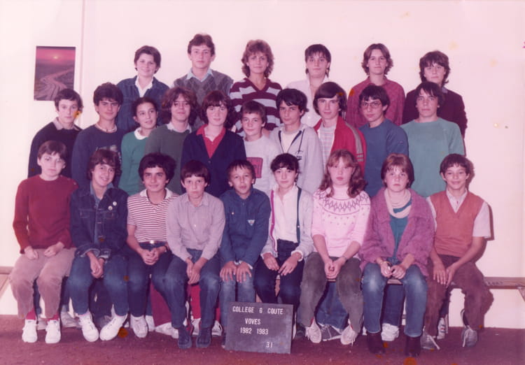 Photo de classe 3ème iris de 1982, Collège Gaston Coute - Copains d'avant