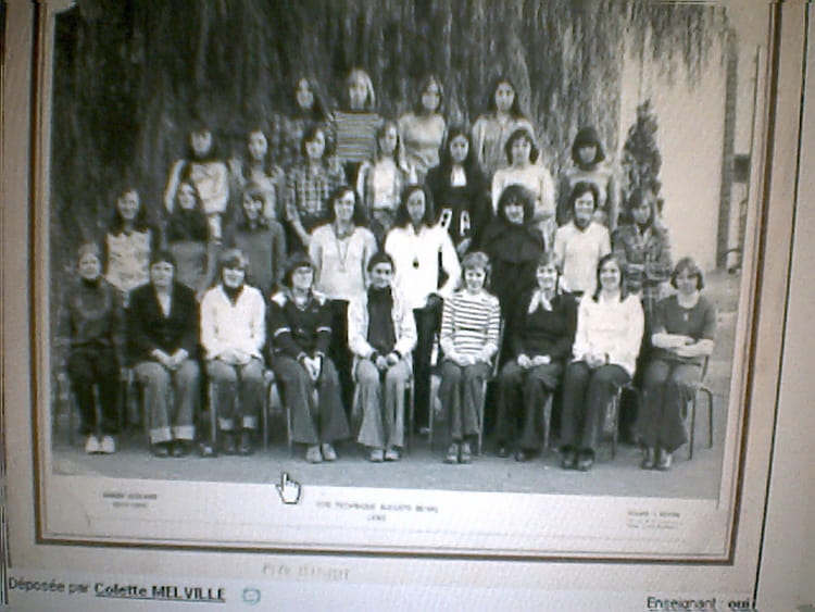 Photo de classe 1ère F8B de 1979, Lycée Auguste Behal - Copains d'avant