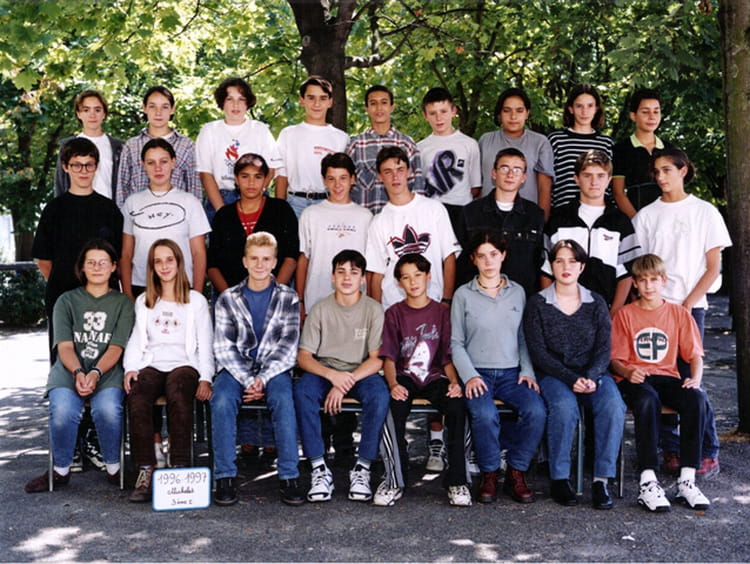 Photo de classe 3 e de 1997, Collège Michelet - Copains d'avant