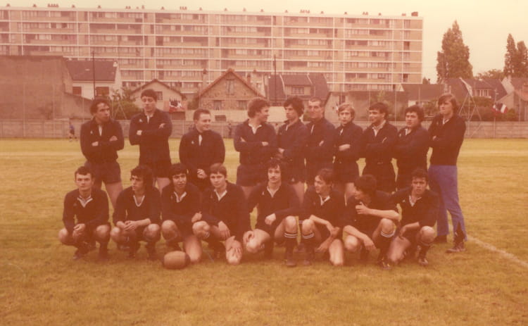 Photo de classe JUNIORS de 1980, US VILLEJUIF RUGBY - Copains d'avant