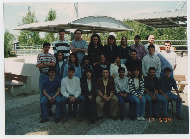 Photo de classe Photo de classe 2e année de 1994, Lycée Professionnel ...