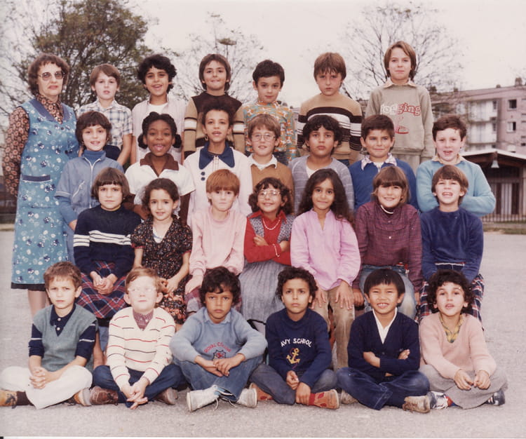 Photo de classe CE2 de 1980, ECOLE GEORGES HYON - Copains d'avant
