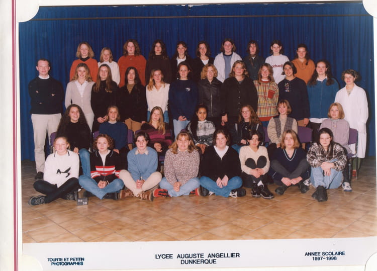 Photo de classe 2 SMS de 1997, Lycée Auguste Angellier - Copains d'avant