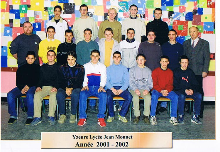 Photo de classe CAP BEP electrotechnique de 2001, Lycée Professionnel ...
