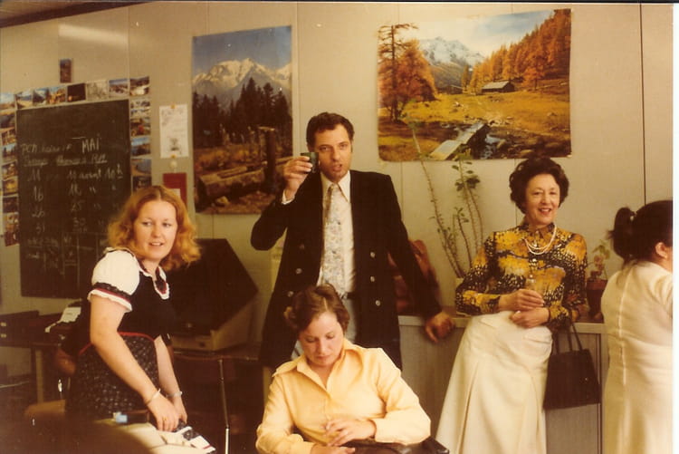 Photo de classe LA DEFENSE 2 juin 1978 de 1978, ESSO SAF - Copains d'avant