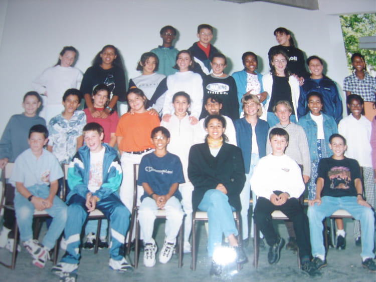 Photo de classe 5eme 1 europeenne de 1996, Collège André Doucet ...