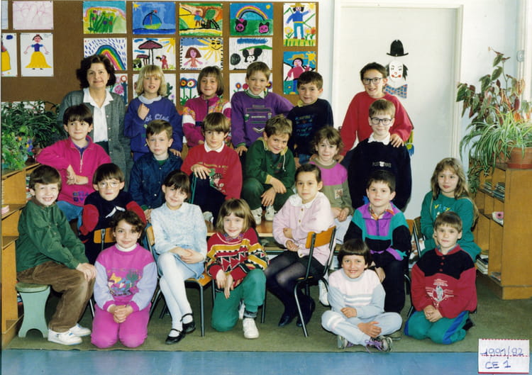 Photo de classe Ce1 de 1991, ECOLE PUBLIQUE DE LUSIGNAN - Copains d'avant
