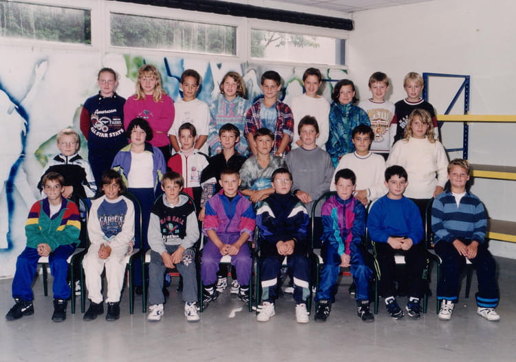 Photo De Classe 6 me De 1995 Coll ge Georges Brassens Copains D avant photo-de-classe-6-me-de-1995-coll-ge-georges-brassens-copains-d-avant