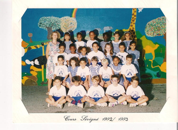 Photo de classe Cours Sévigné - CE1 1992-1993 de 1993, Cours Sévigné ...