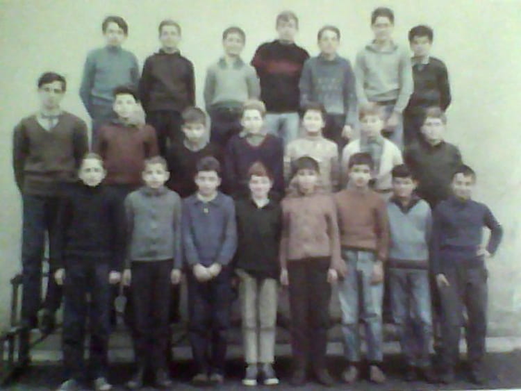 Photo de classe PRIMAIRE DE LA COMBELLE de 1963, ECOLE COMMUNALE ...
