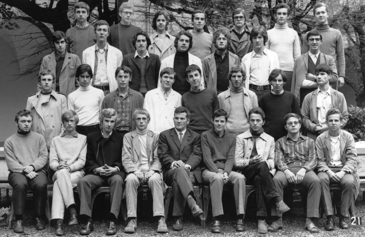 Photo de classe Terminale C2 de 1971, Lycée Victor Hugo - Copains d'avant