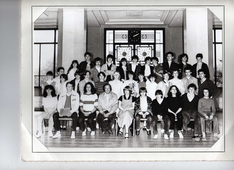 Photo de classe 2eC5 de 1981, Lycée Marcelin Berthelot - Copains d'avant