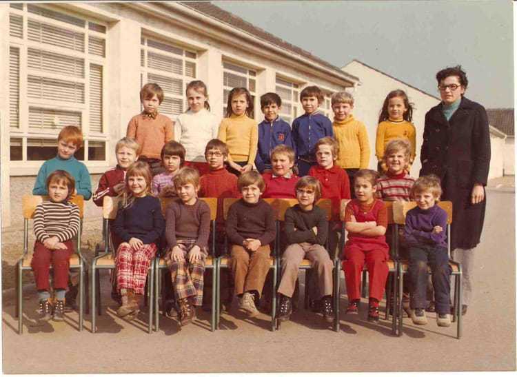 Photo de classe GROUPE SCOLAIRE DU FEIL de 1971, ECOLE MATERNELLE ...