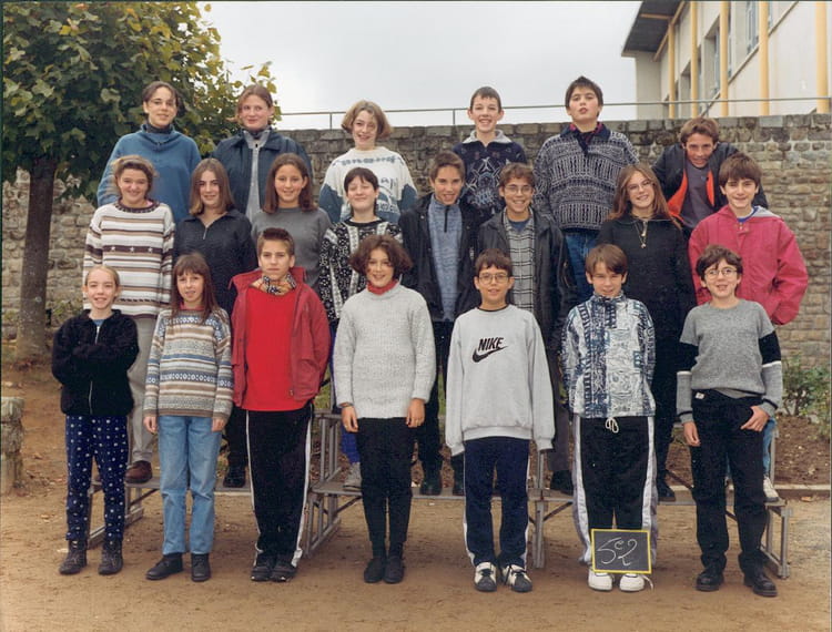 Photo de classe 5eme2 de 1997, Collège Eugène Jamot - Copains d'avant