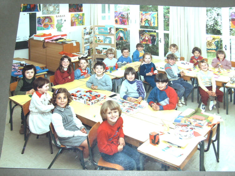 Photo de classe Dernière année de maternelle de 1983, ECOLE KERANDON ...