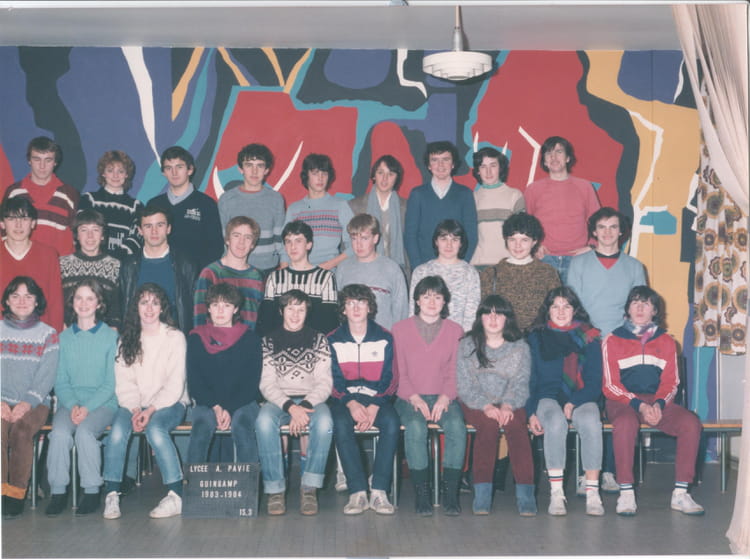 Photo de classe Première S 3 de 1983, Lycée Auguste Pavie - Copains d'avant
