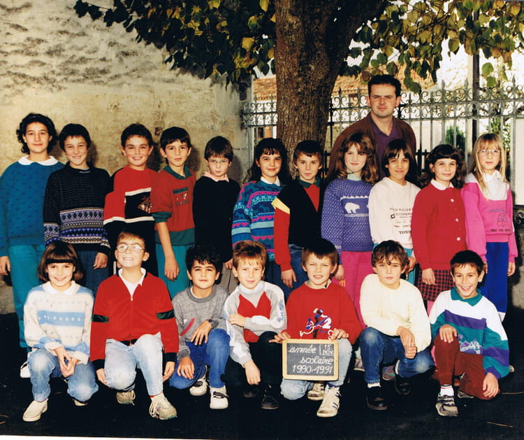 Photo de classe CM1? de 1990, Ecole Raymond Joubert (Archingeay ...